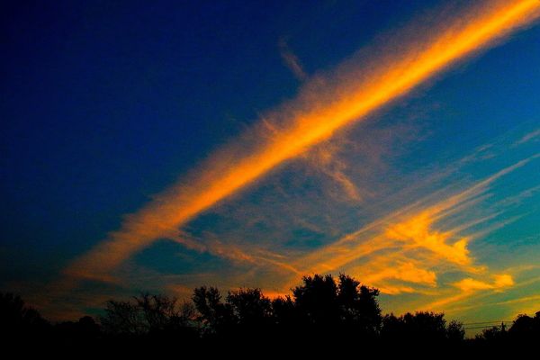 Artrepreneur - FIGHTER JET CONTRAILS AT DAWN