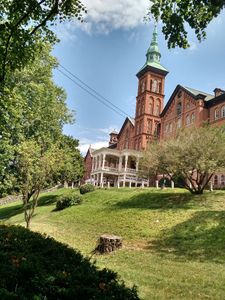 Artrepreneur - JULIE TEEL